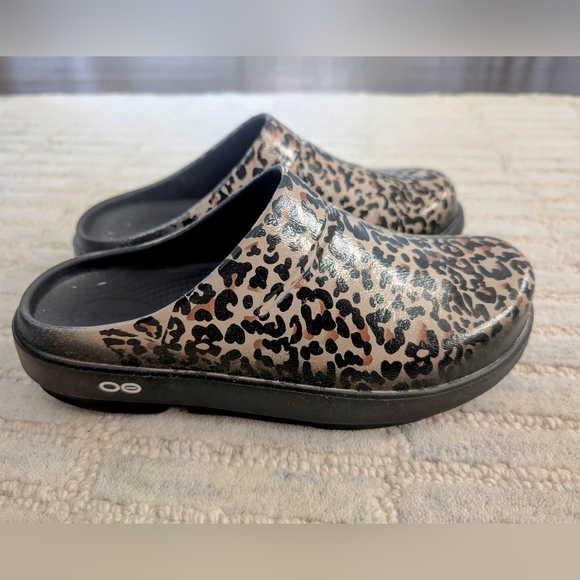 OOFOS | Shoes | Oofos Leopard Print Clogs | Poshmark